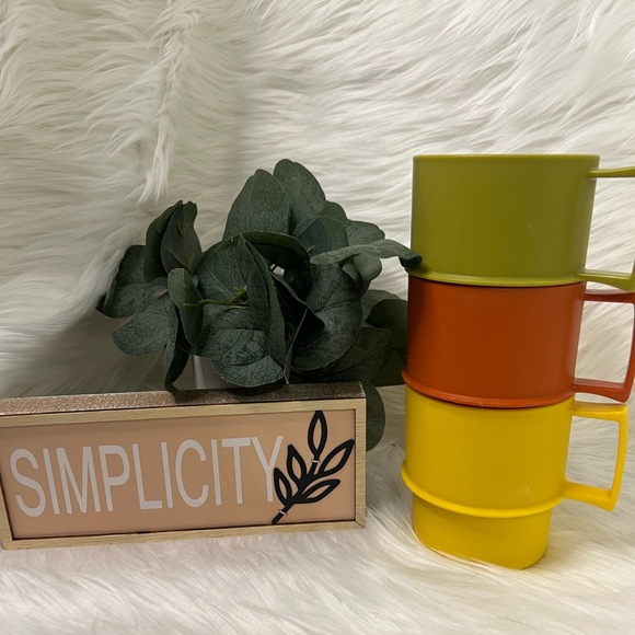 Tupperware | Dining | Vintage Tupperware Colorful Stackable Mugs Set Of ...